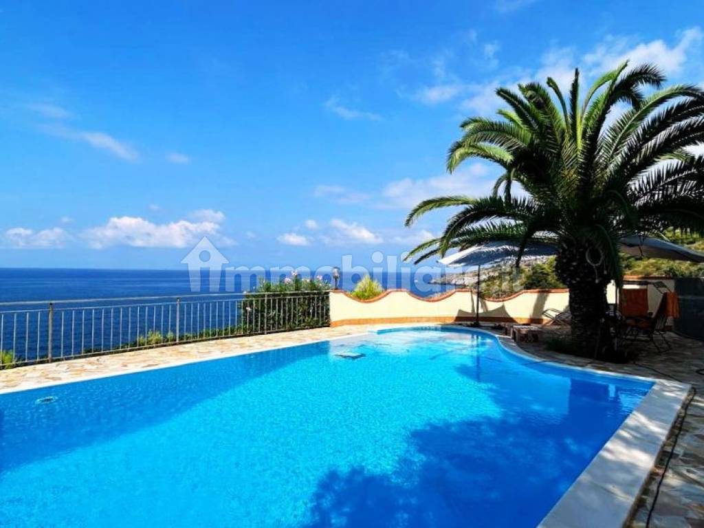 Vendita Villa unifamiliare in Baia Del Carpino Scalea. Ottimo stato ...