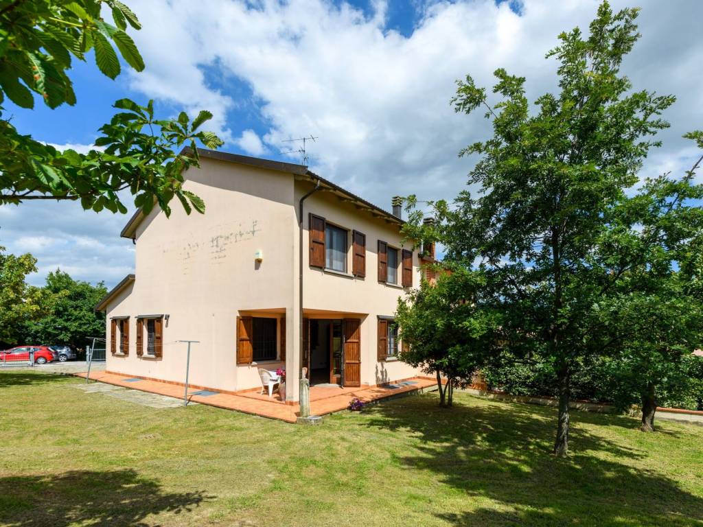 Vendita Villa a schiera Monte San Pietro. Ottimo stato, posto auto, con ...