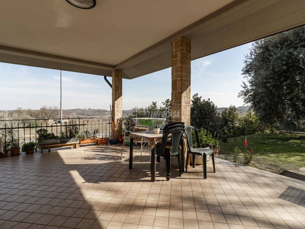 Vendita Appartamento Lonato del Garda. Quadrilocale in via Barcuzzi. Buono stato, piano rialzato ...