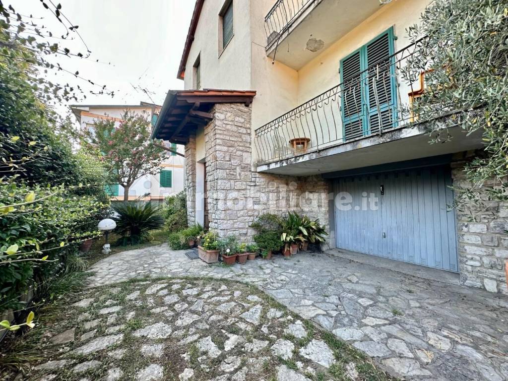 Vendita Appartamento in traversa I via delle Tagliate III, 180. Lucca ...