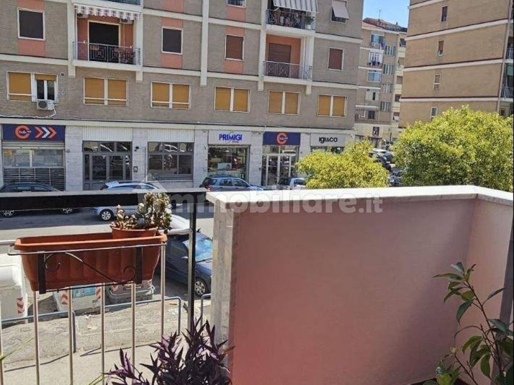 Vendita Appartamento Napoli. Trilocale in via Cornelia dei Gracchi ...