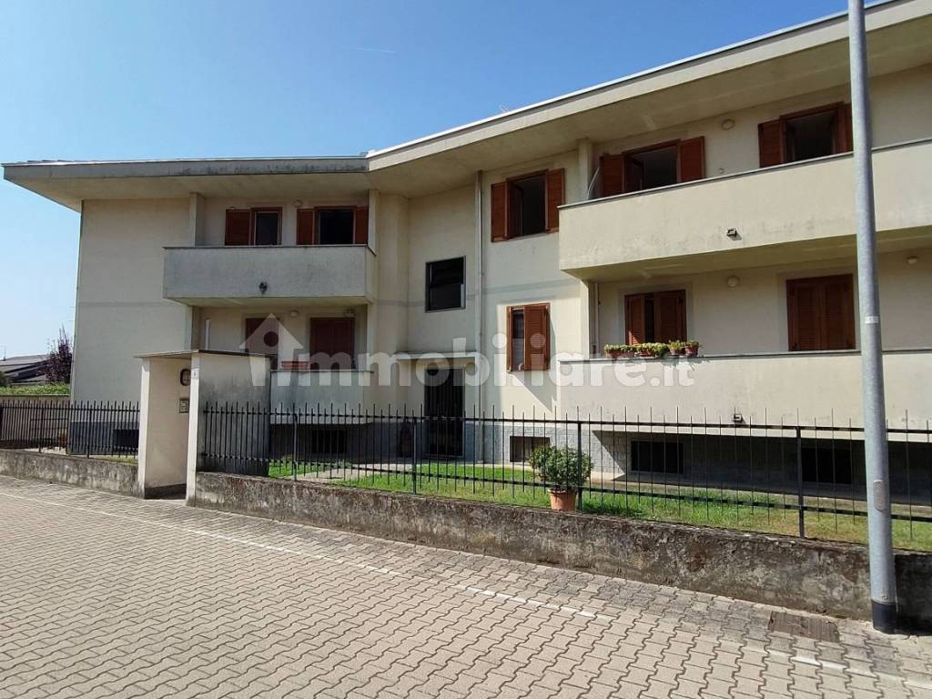 Vendita Appartamento Cameri. Trilocale in Strada Privata San Vittorio ...