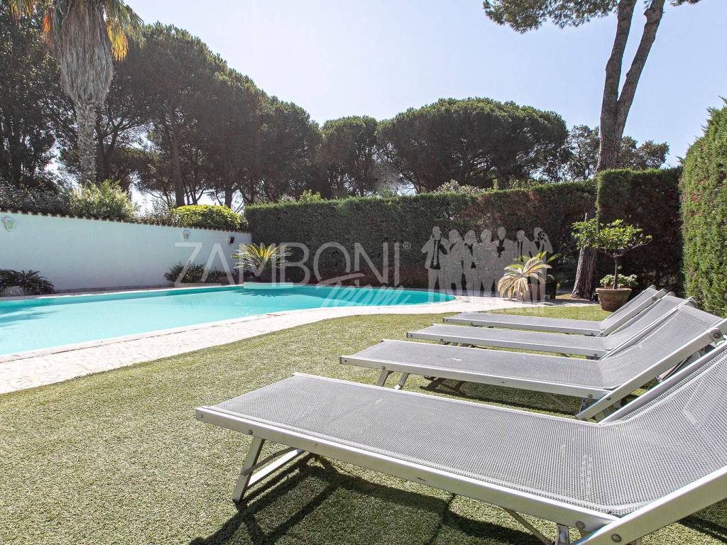 Vendita Villa bifamiliare in via Pitocrito 20 Roma. Ottimo stato, posto ...