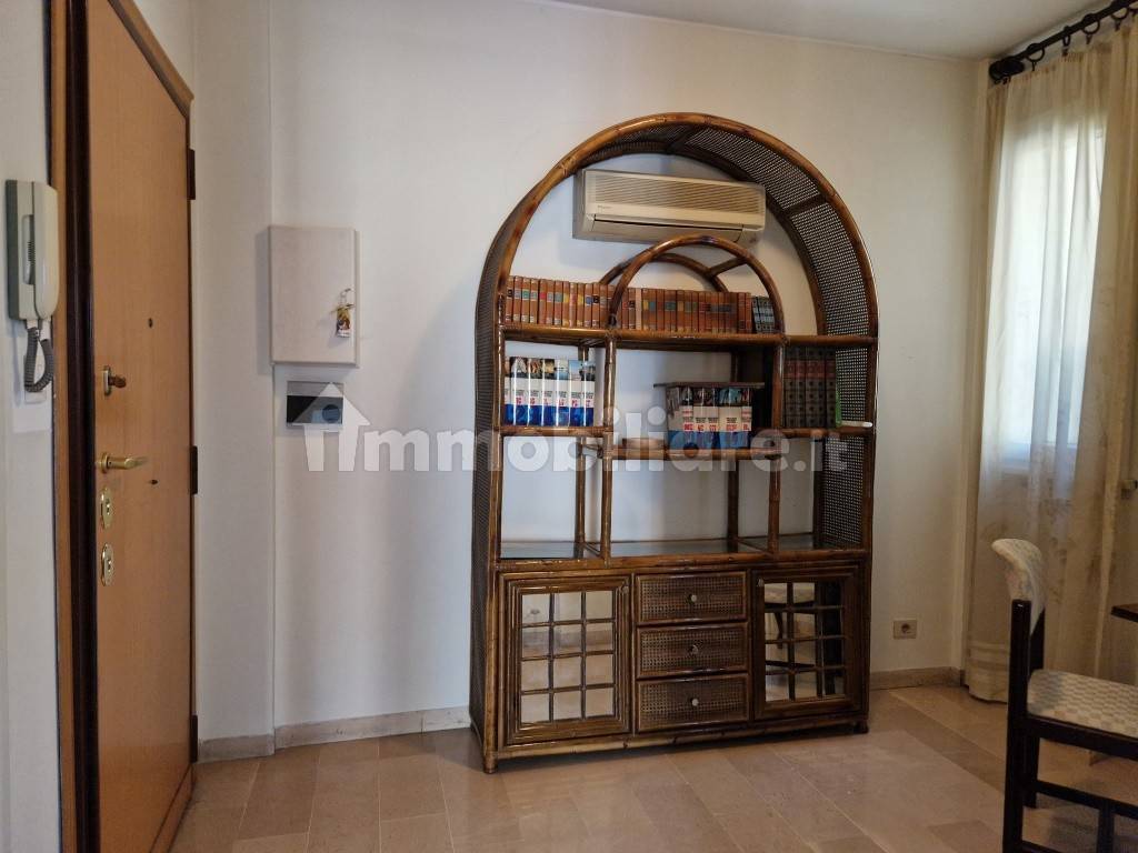 Vendita Appartamento Roma. Bilocale in via Damaso Cerquetti. Buono ... Vendita Appartamento Roma. Bilocale in via Damaso Cerquetti. Buono ...