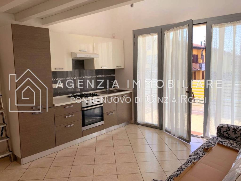 Vendita Appartamento in villa Ravenna. Ottimo stato, posto auto, con terrazza, riscaldamento ...