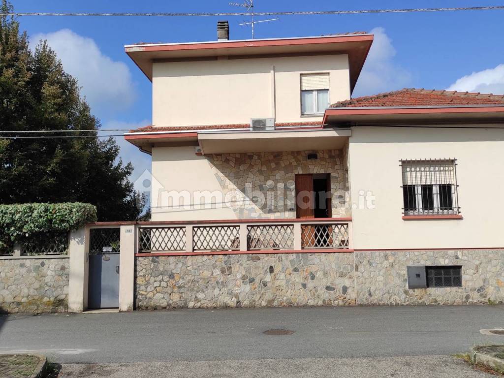 Vendita Villa unifamiliare in via Felice Masini 49 Galliate. Buono ...