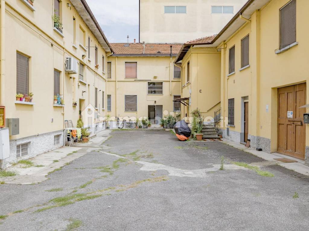 Vendita Appartamento Milano. Bilocale in via Monte Oliveto 13. Buono ...