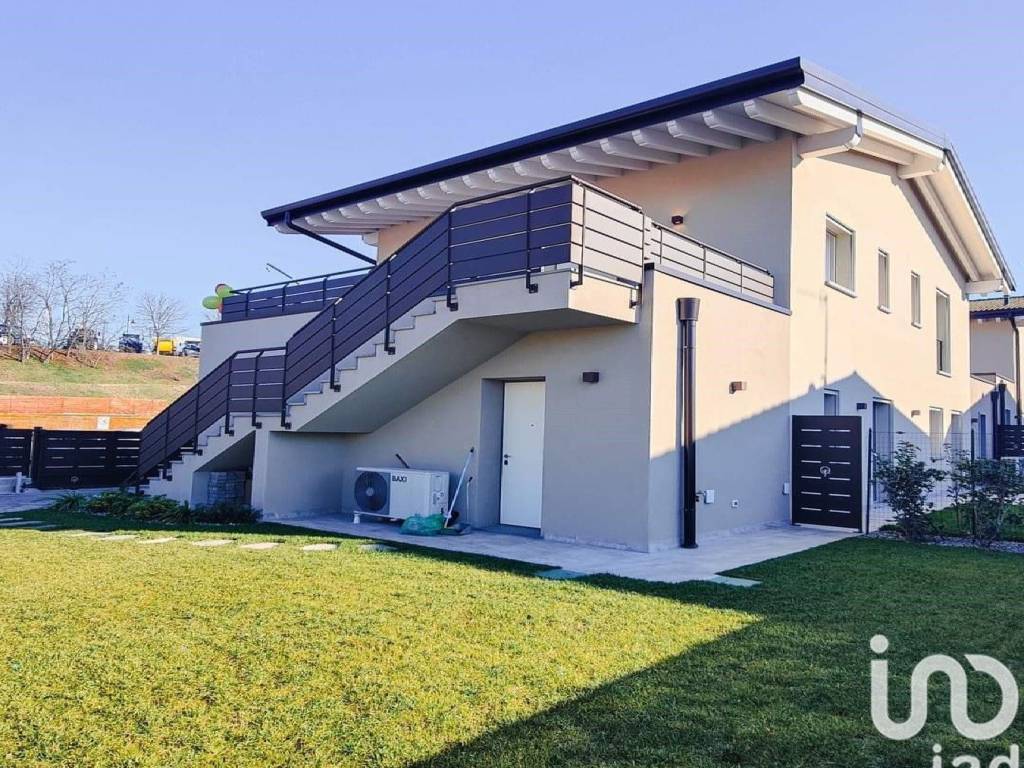 Vendita Appartamento Lonato del Garda. Quadrilocale in via Giovanni Busi 18. Nuovo, piano terra ...