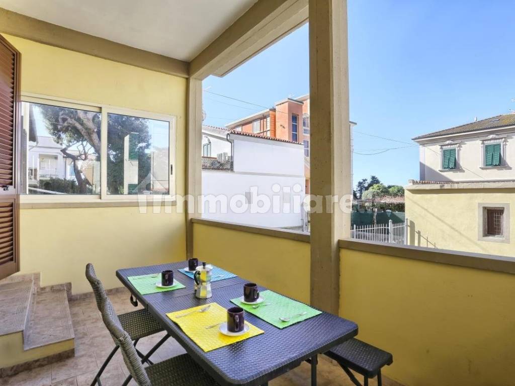 Sale Two-family villa in corso Italia, San Vincenzo. Good condition ...