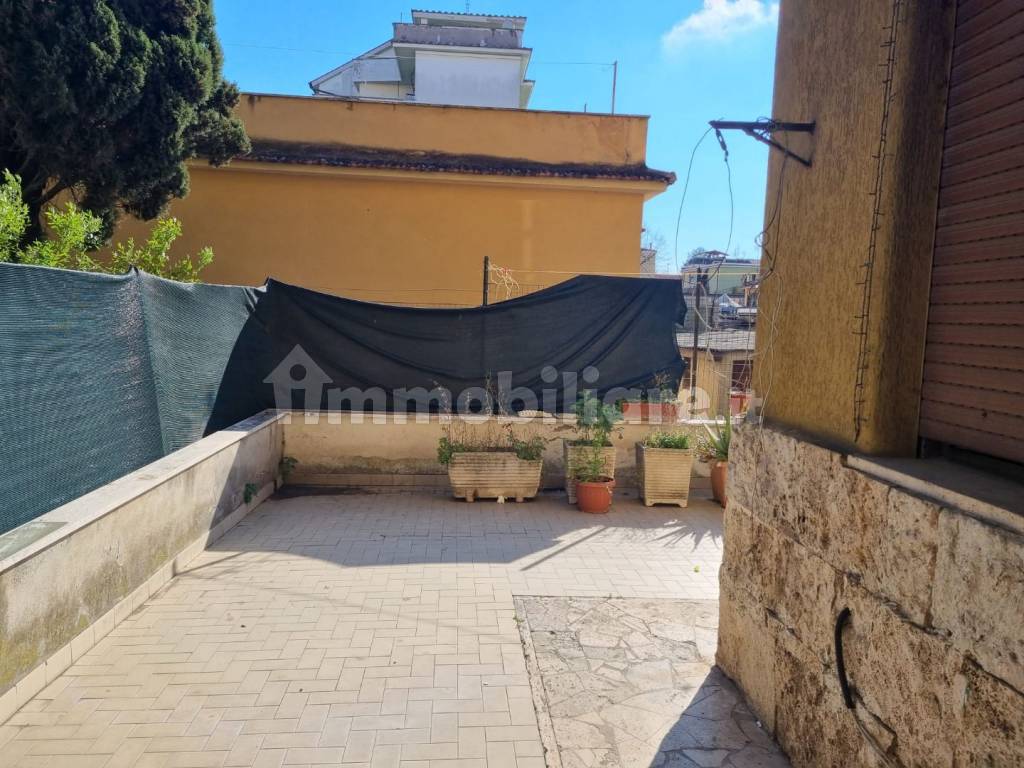 Vendita Appartamento Roma. Bilocale in via Cornelia. Da ristrutturare ...