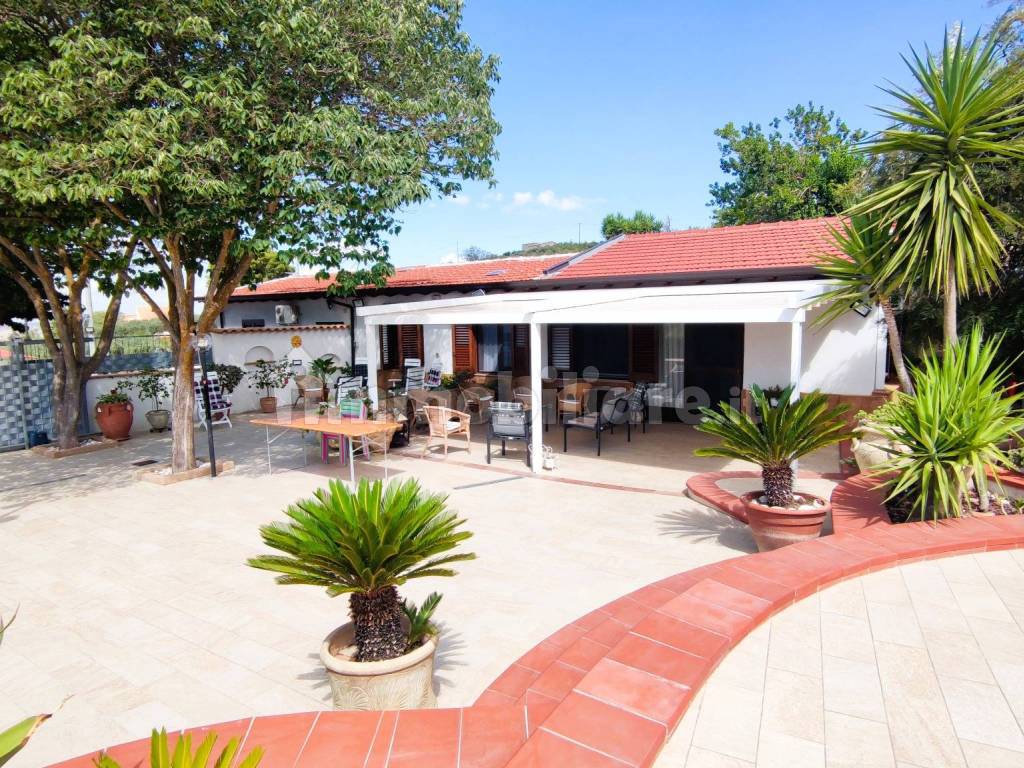 Sale Two-family villa in Sp44 Sambuca di Sicilia. Excellent condition ...