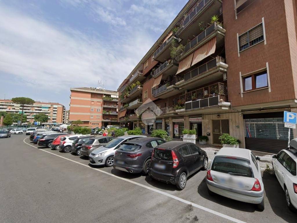 Vendita Mansarda in via Val Maggia Roma. Buono stato, posto auto, con ...