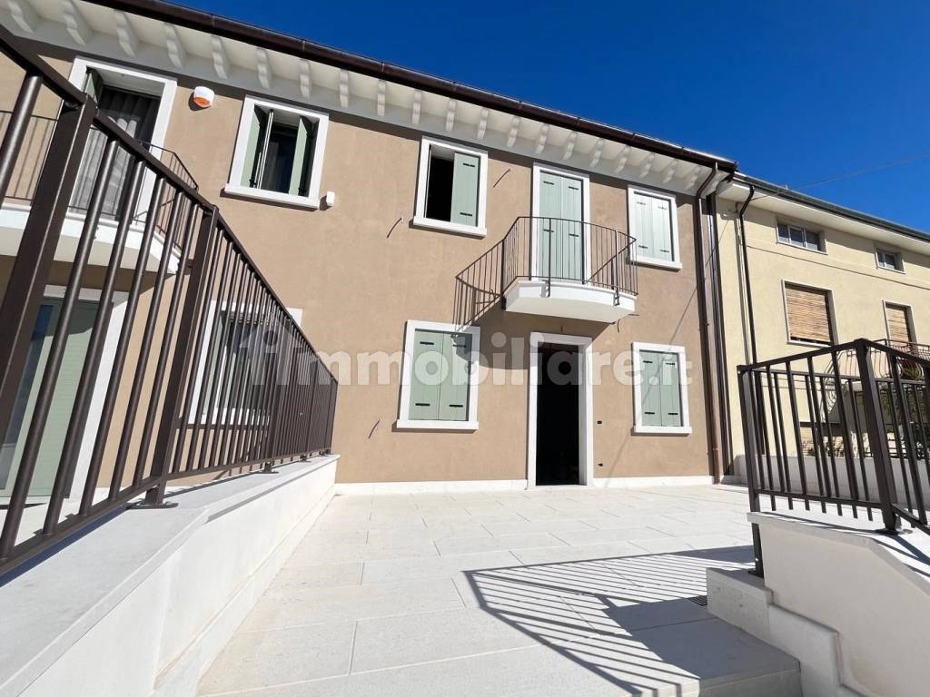 Vendita Villa a schiera in via Fontana Nuova Monteforte d'Alpone. Nuova ...