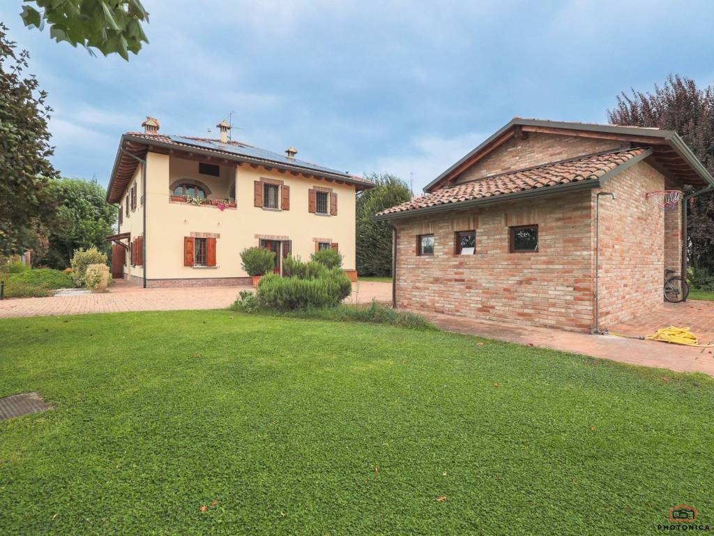 Vendita Villa bifamiliare in via Lunga Anzola dell'Emilia. Ottimo stato ...