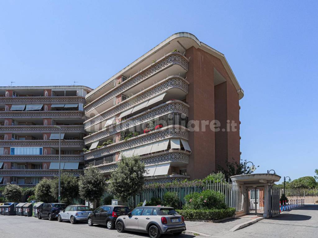 Vendita Appartamento Roma. Trilocale in via Roberto Ago. Ottimo stato ...