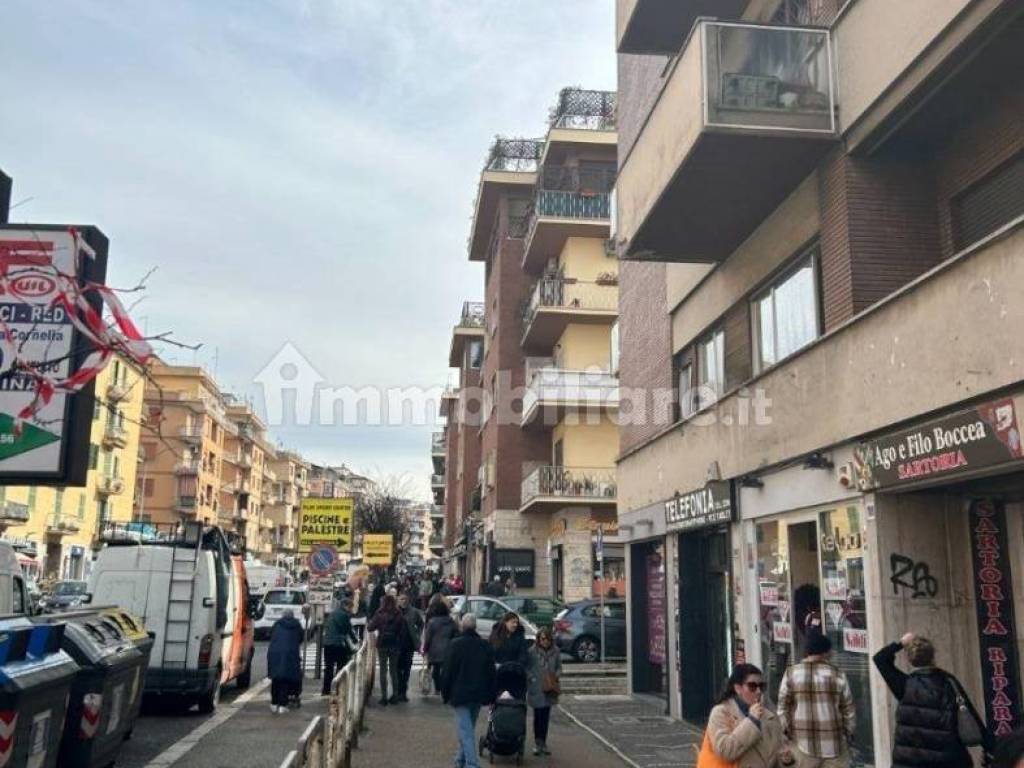 Locale commerciale, Roma, Rif. 114700199 - Immobiliare.it