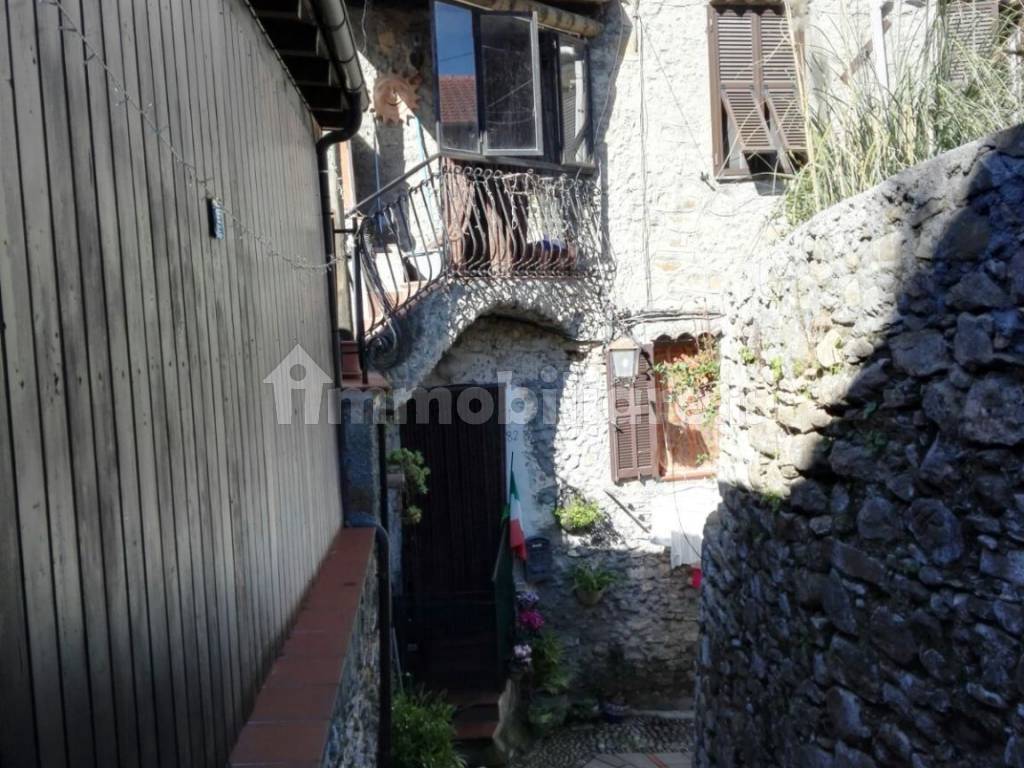 Vendita Appartamento Vallecrosia. Trilocale in via Dritta 82. Ottimo ... Vendita Appartamento Vallecrosia. Trilocale in via Dritta 82. Ottimo ...