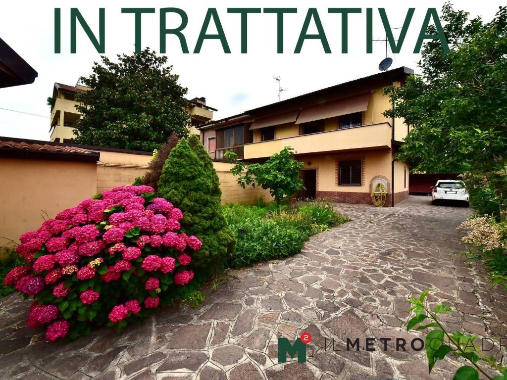 Sale Two-family villa in via Alessandro Fleming Lissone. Good condition ...