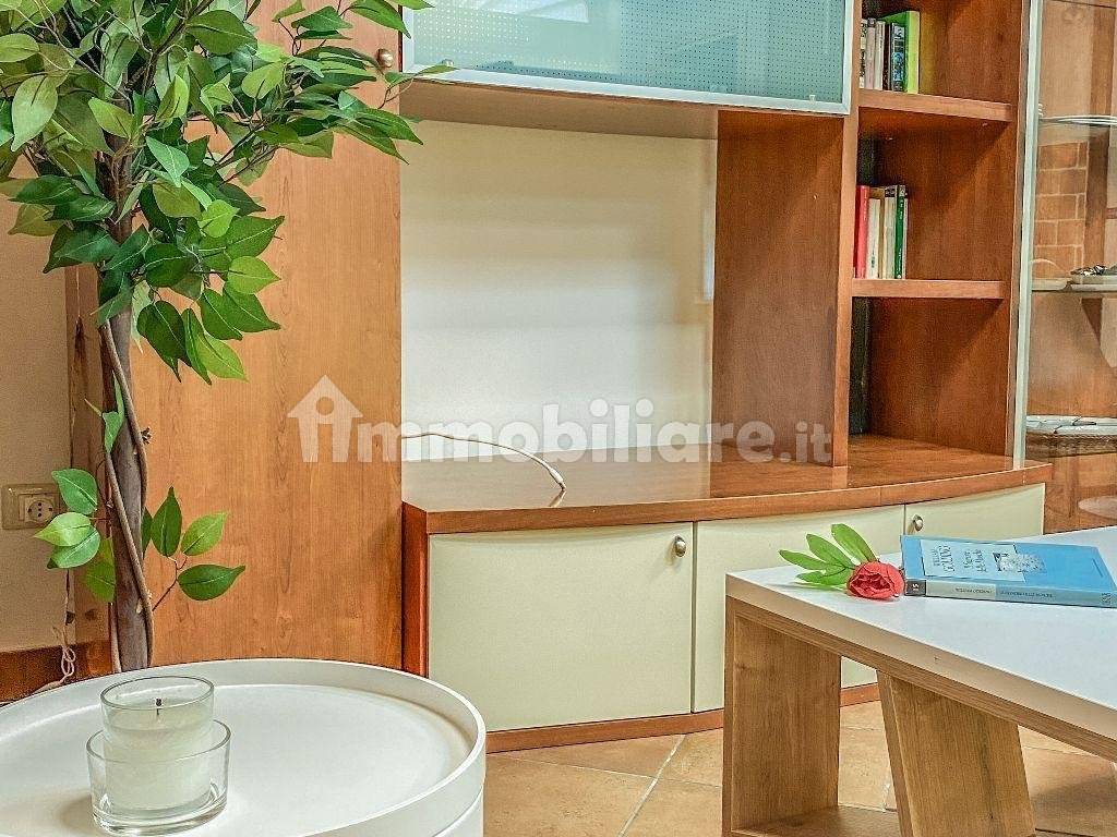 Affitto Terratetto unifamiliare in via 4 Novembre 11 Pachino. Buono stato, riscaldamento ...