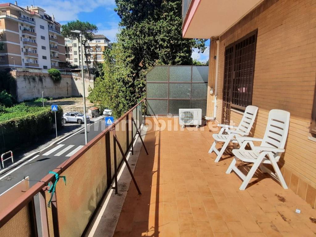Locale commerciale via dei Due Ponti, Roma, Rif. 114785791 - Immobiliare.it