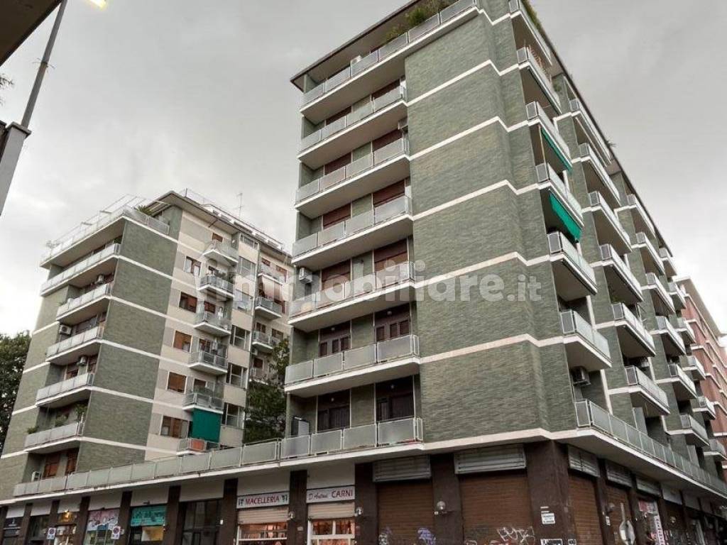 Vendita Appartamento in via Eusebio Chini 10. Roma. Da ristrutturare ...