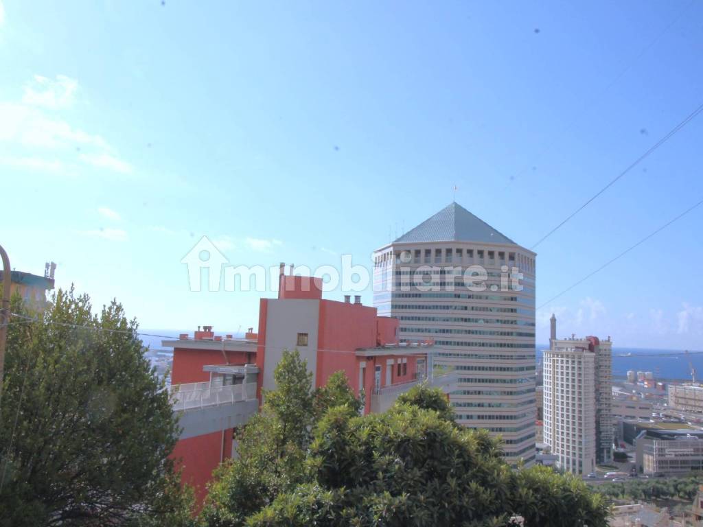 Vendita Appartamento Genova. Trilocale in via Rinaldo Rigola 27. Buono ...