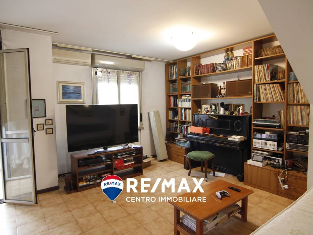 Vendita Appartamento Varese. Quadrilocale in via Gianni Rodari. Buono ...