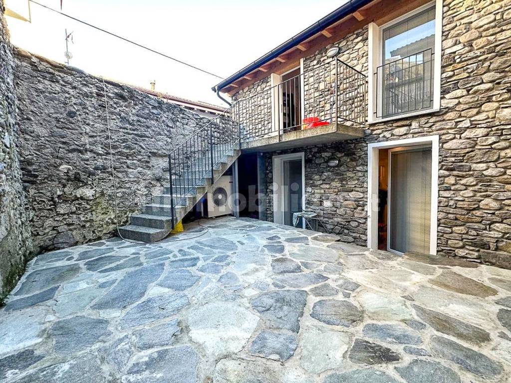 Vendita Villa unifamiliare in via Regina Domaso. Nuova, con terrazza ...