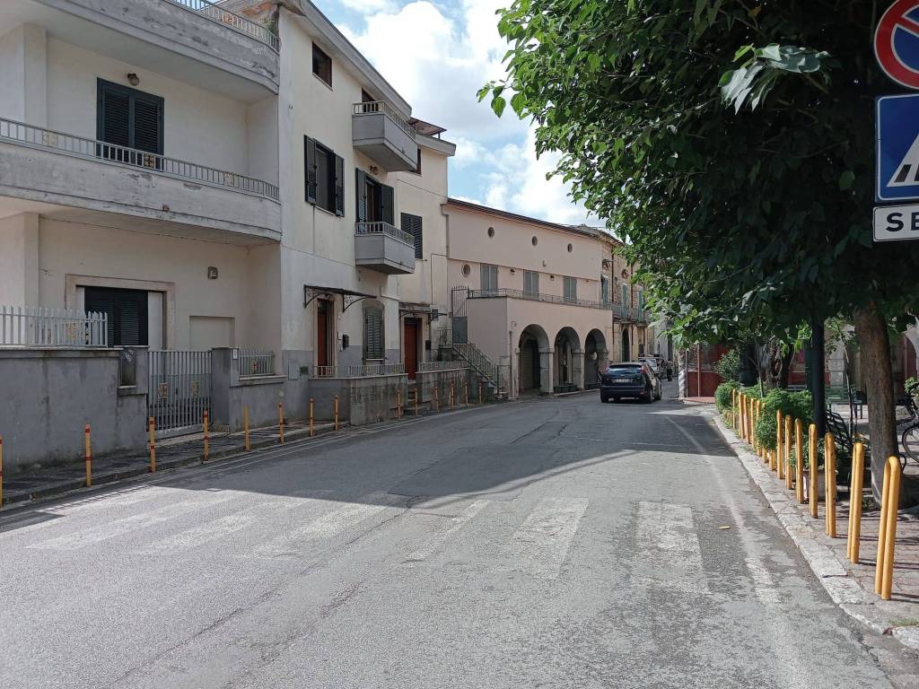 Vendita Villa plurifamiliare in via Dottor Ugo De Concilis Castel San ...