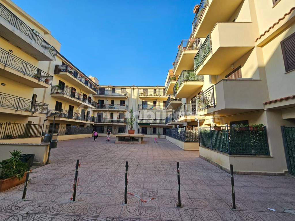 Vendita Appartamento Ficarazzi. Quadrilocale in via Vittorio Emanuele ...