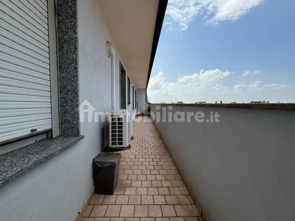 Affitto Appartamento Taglio di Po. Quadrilocale in via Roma. Buono ...