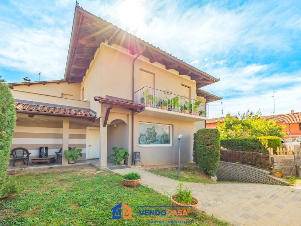 Sale Two-family villa in Località Rifreddo 2/A Mondovì. Good condition ...