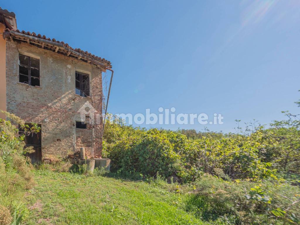 Vendita Rustico in frazione Vergana Montemagno. Da ristrutturare, 60 m² ...