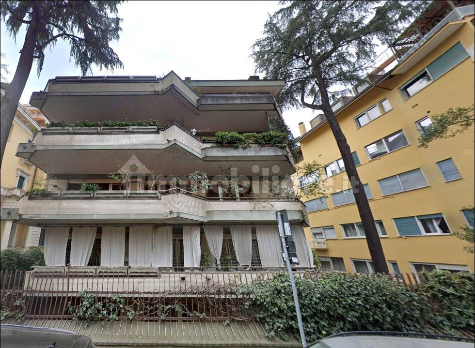 Vendita Appartamento in via di Villa Sacchetti 13. Roma. Buono stato ...