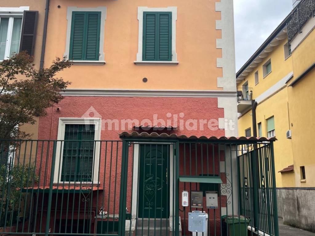 Stanza singola in affitto, affittasi camera singola via Gerolamo ...