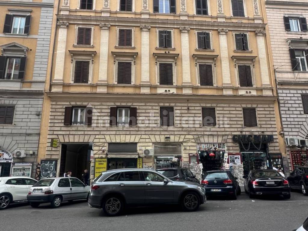 Vendita Appartamento Roma. Quadrilocale in via Vincenzo Gioberti. Buono ...