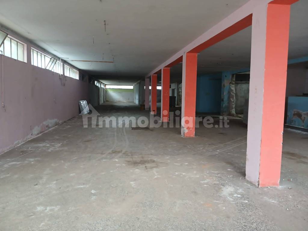 Magazzino - Deposito, Meda, Rif. 115051407 - Immobiliare.it