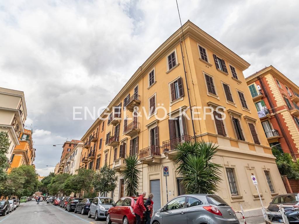 Sale Apartment Rome. 4-room flat in via Lucca. Excellent condition ...
