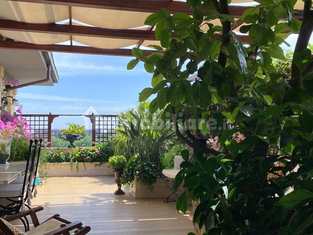 Vendita Attico in via Antonio Fogazzaro Roma. Ottimo stato, con ...