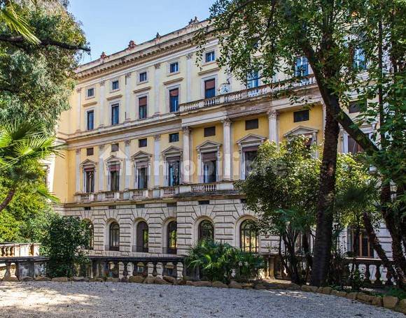 Sale Apartment in viale del Monte Oppio 7. Rome. Excellent condition ...