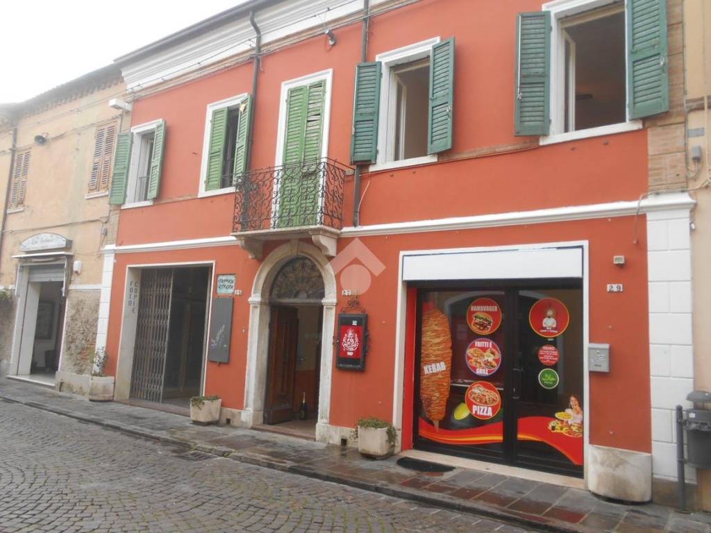 Locale commerciale piazza UGO BASSI 27, Comacchio, Rif. 115074139 ...