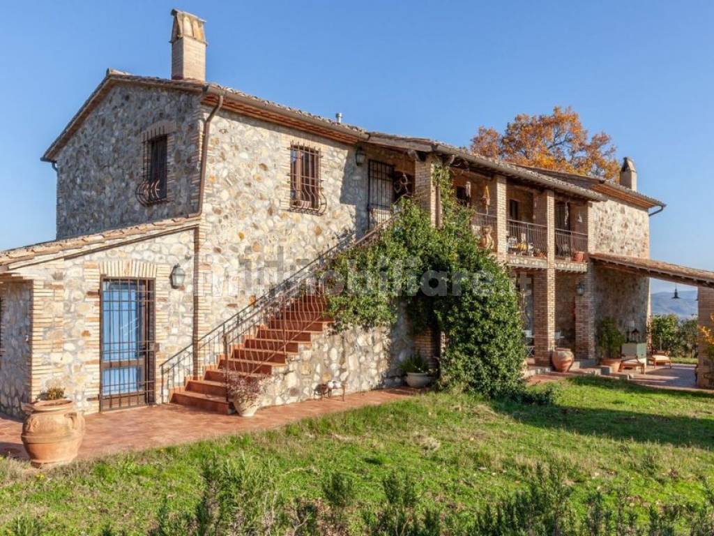 Vendita Rustico Castel Viscardo. Ottimo stato, posto auto, 530 m², rif ...