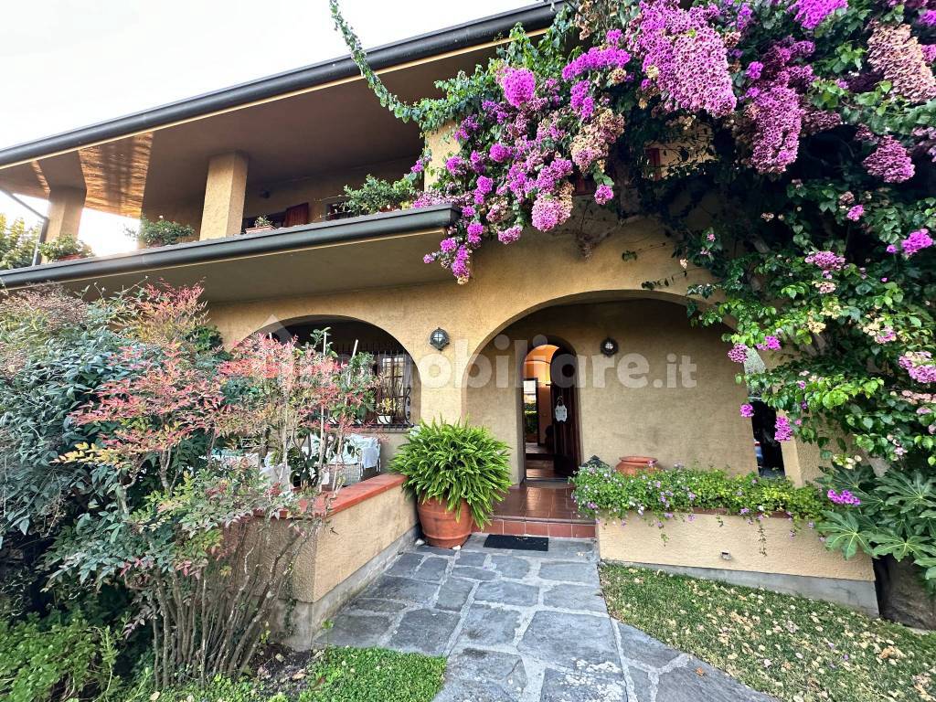 Vendita Villa unifamiliare in via Enrico Pea Forte dei Marmi. Buono stato, posto auto, con ...