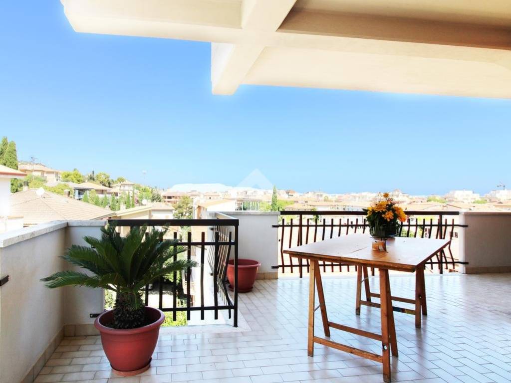 Sale Apartment Porto San Giorgio. 4-room flat in via Tevere 8. Good ...