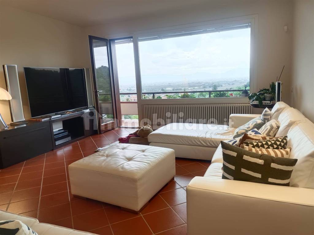 Vendita Villa a schiera Montale. Nuova, con terrazza, riscaldamento ...