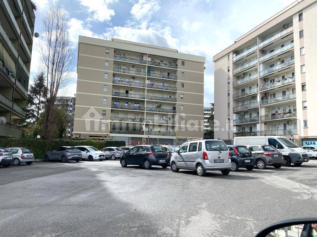 Vendita Appartamento Roma. Bilocale in via Fiume Giallo. Quarto piano ...