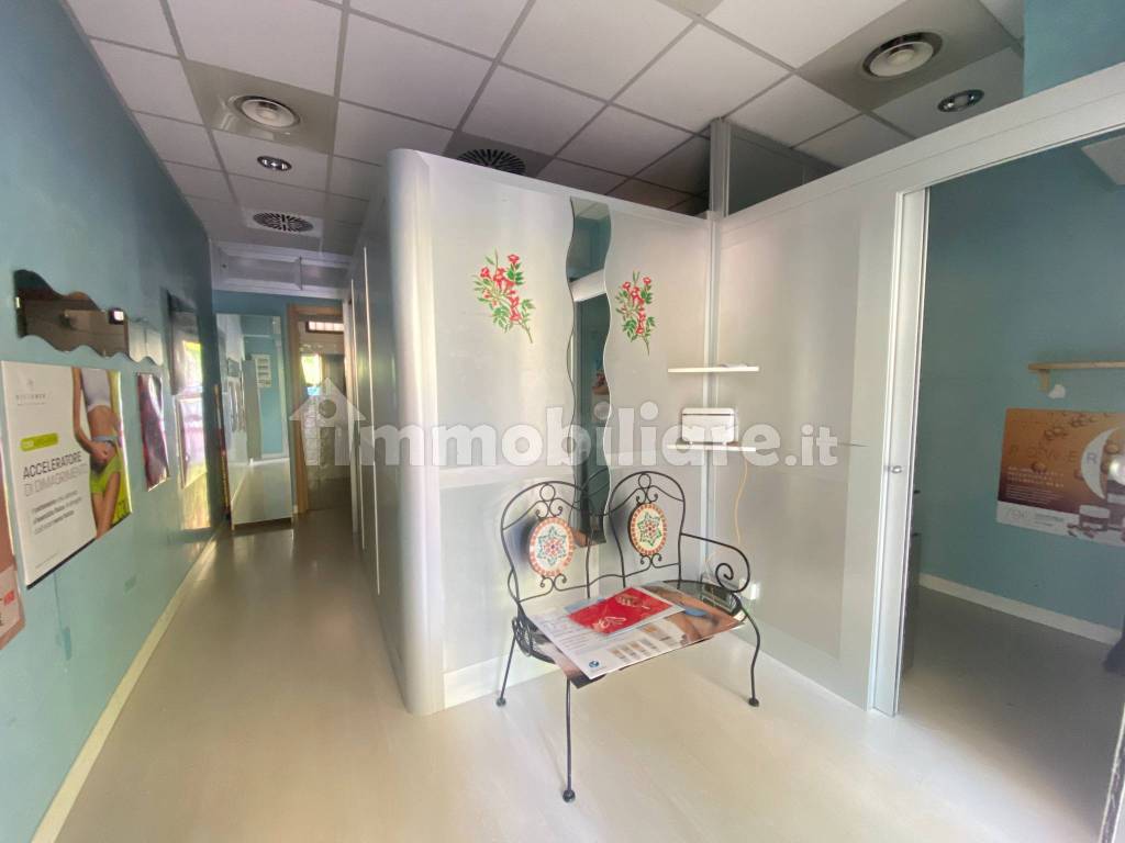 Attività commerciale via dei Due Ponti, Roma, Rif. 115230545 ...