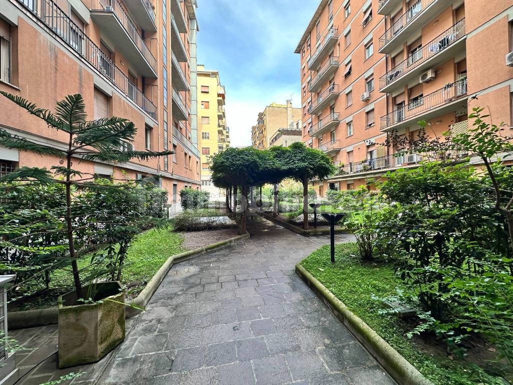 Vendita Appartamento Bologna. Quadrilocale in via Milazzo 5. Buono ...