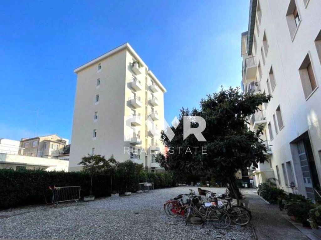 Affitto Appartamento Milano. Bilocale in via Antonio Fogazzaro 9. Buono ...