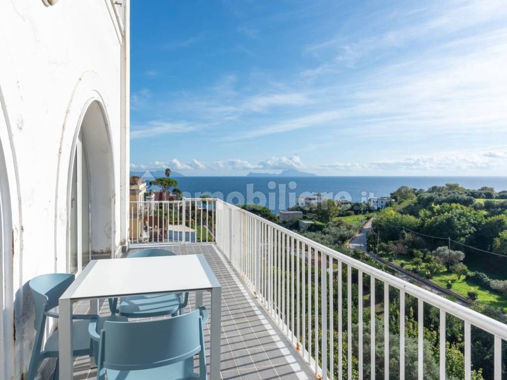 Vendita Villa unifamiliare in via Posillipo 66 Napoli. Buono stato ...